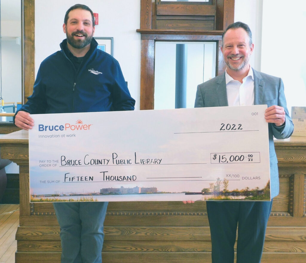 Bruce Power donates $15K towards Bruce County library’s bookmobile