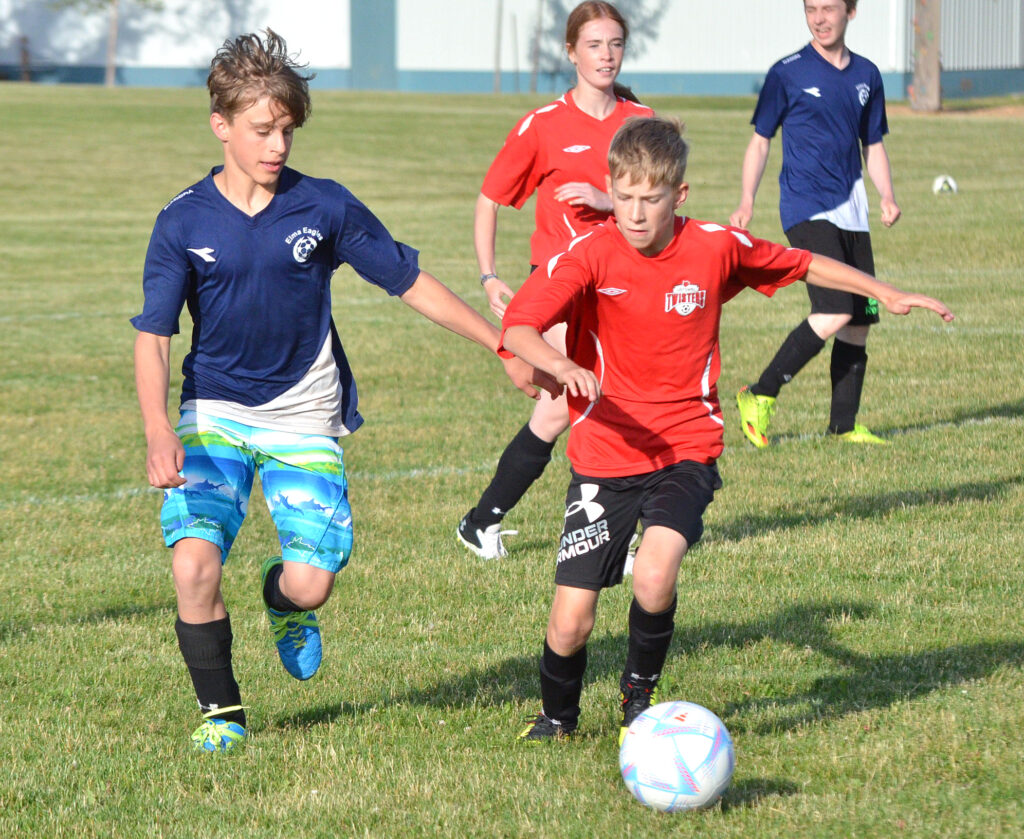 U14 Listowel Twisters #2 host Elma on the soccer pitch
