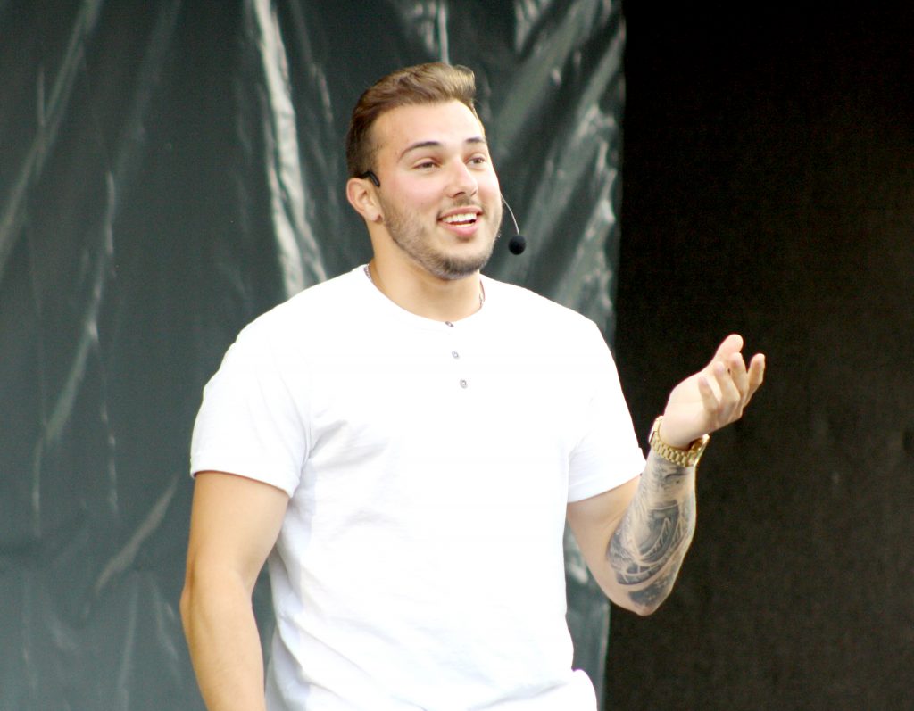 Humboldt Broncos bus crash survivor speaks to crowd of more than 300 at ...